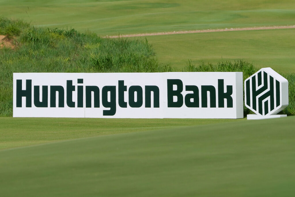 Mohon, Harper, Beckett Share the Lead after Round One of the 27th ...